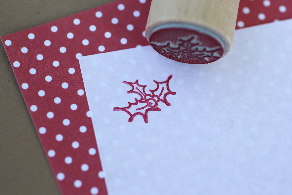 Holly Wood Handled Mini Stamp - 2712 | Designs